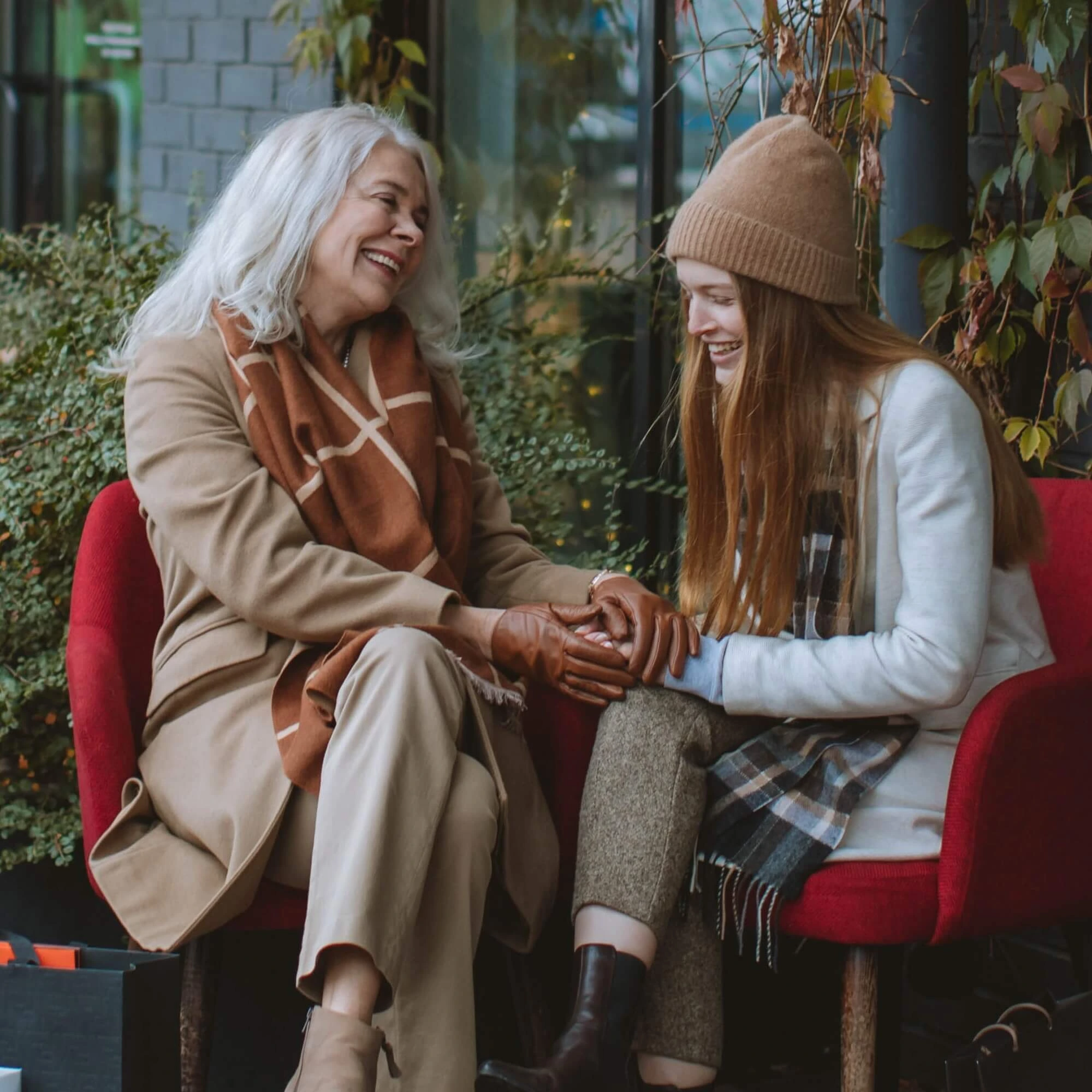 Cross-over Capsule Threads